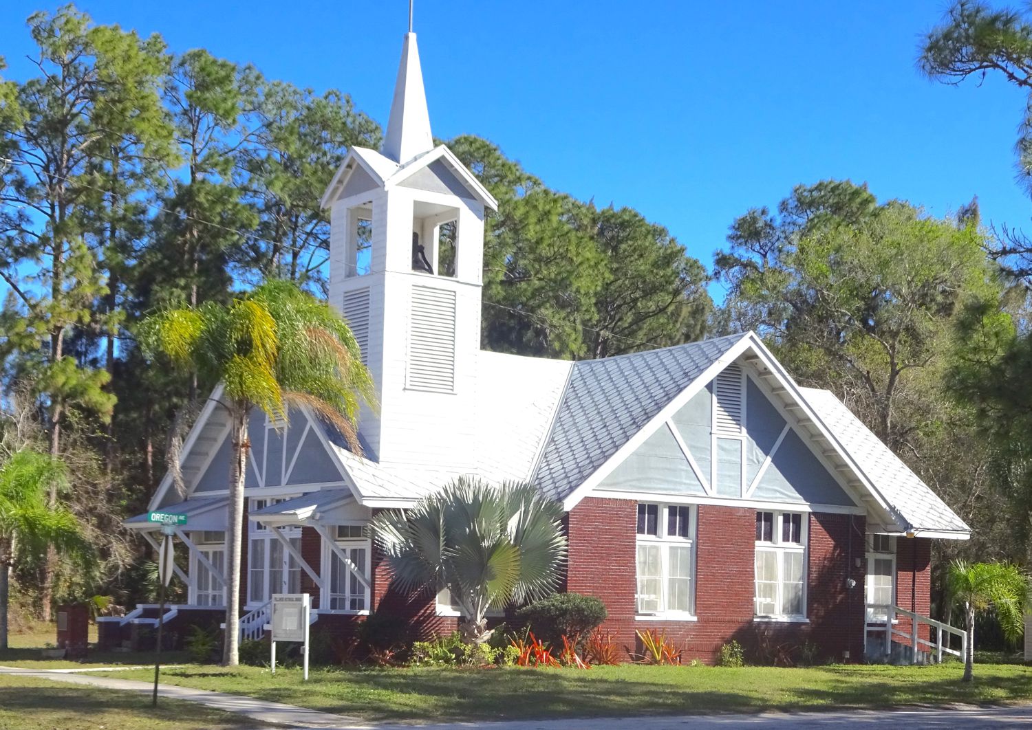 Fellsmere Historical Church - Fellsmere Historic Walking Tour